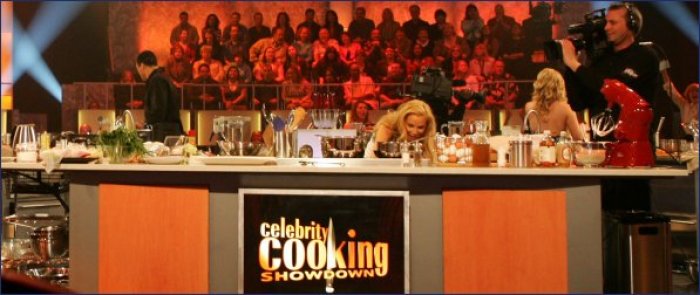 Cindy Margolis becomes first 'Celebrity Cooking Showdown' finalist ...