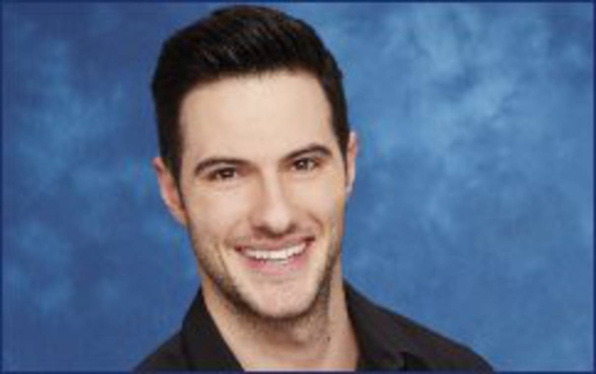 Daniel Maguire, 'The Bachelorette' -- Reality TV Guy Sexy Social Pic of ...
