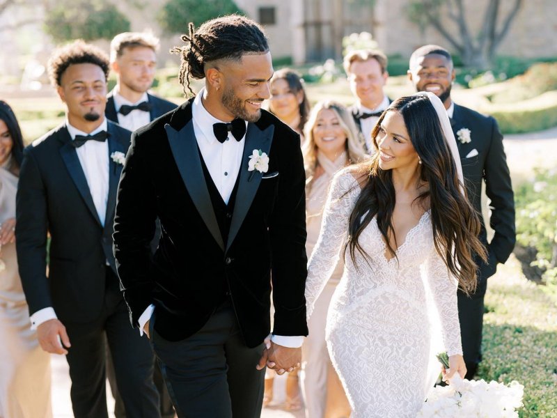 'The Bachelor' alum Sydney Hightower marries NFL player Fred Warner in ...