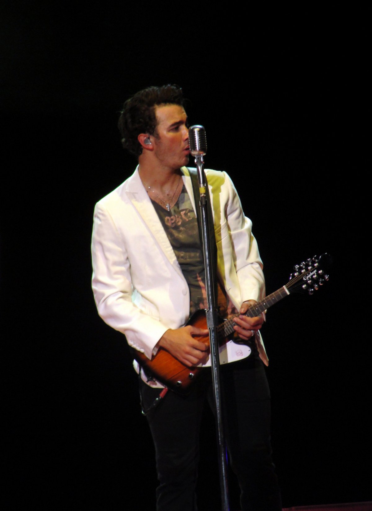 Singer Kevin Jonas shares skin cancer diagnosis - Reality TV World
