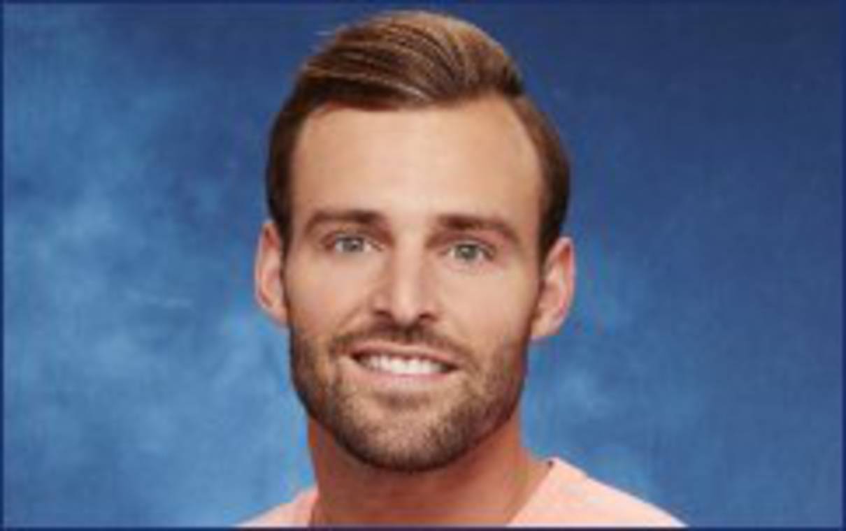 Robby Hayes, 'The Bachelorette' -- Reality TV Guy Sexy Social Pic of ...